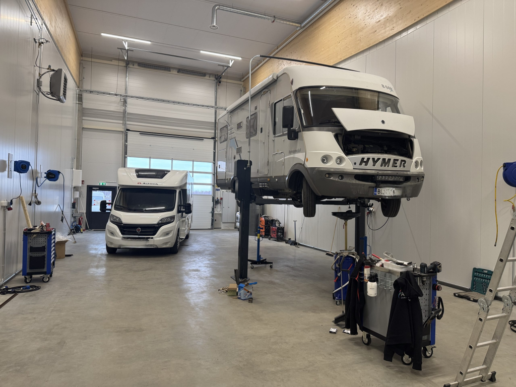 matkailuautojen ja vaunujen huolto Kempeleessä